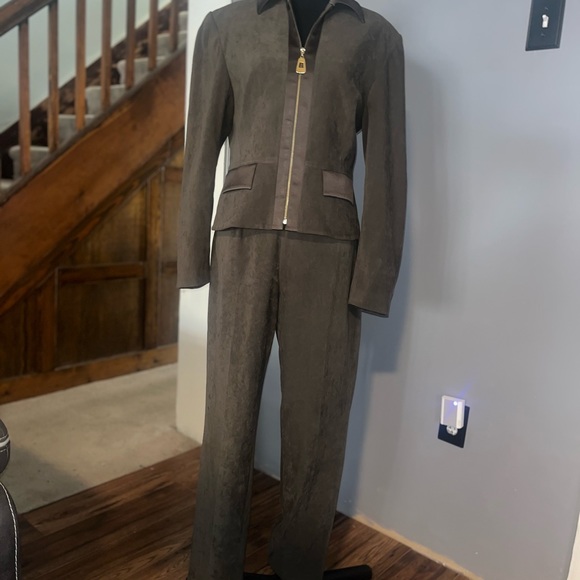 Cache | Other | Cache Vintage Olive Green Pantsuit 6 Pant 8 Top | Poshmark